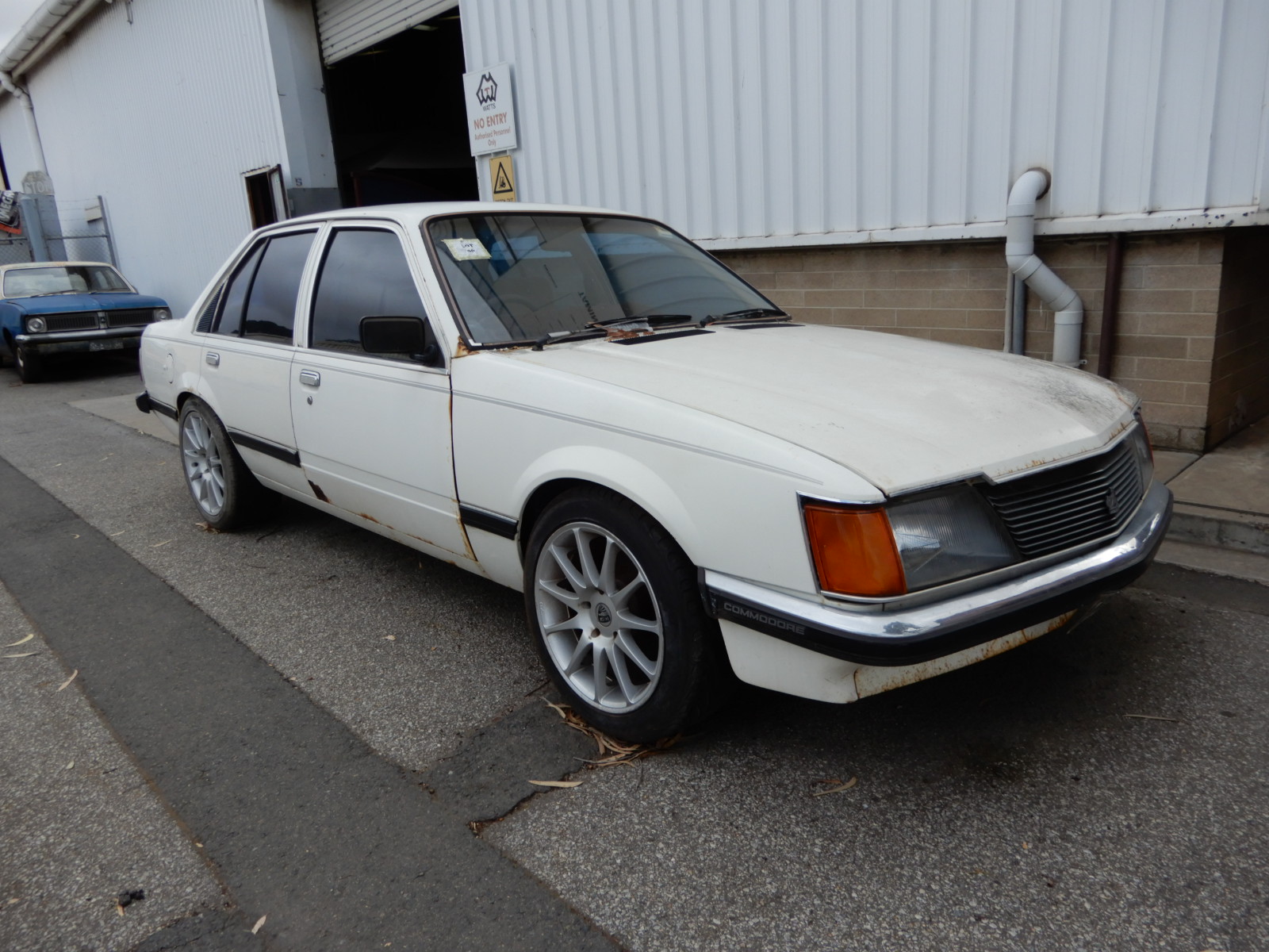 1981 HOLDEN COMMODORE VH SLX SEDAN - JCMD5249623 - JUST CARS